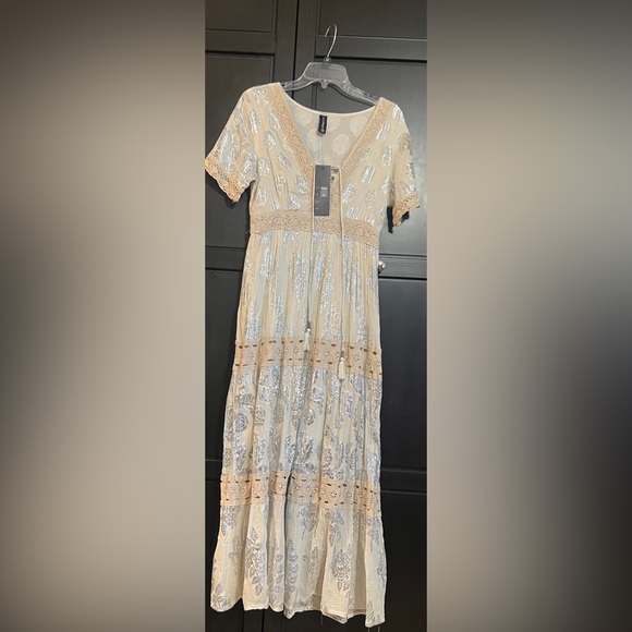 Me 2 Magic | Dresses | Me 2 Magic Cream Silver Midi Dress | Poshmark